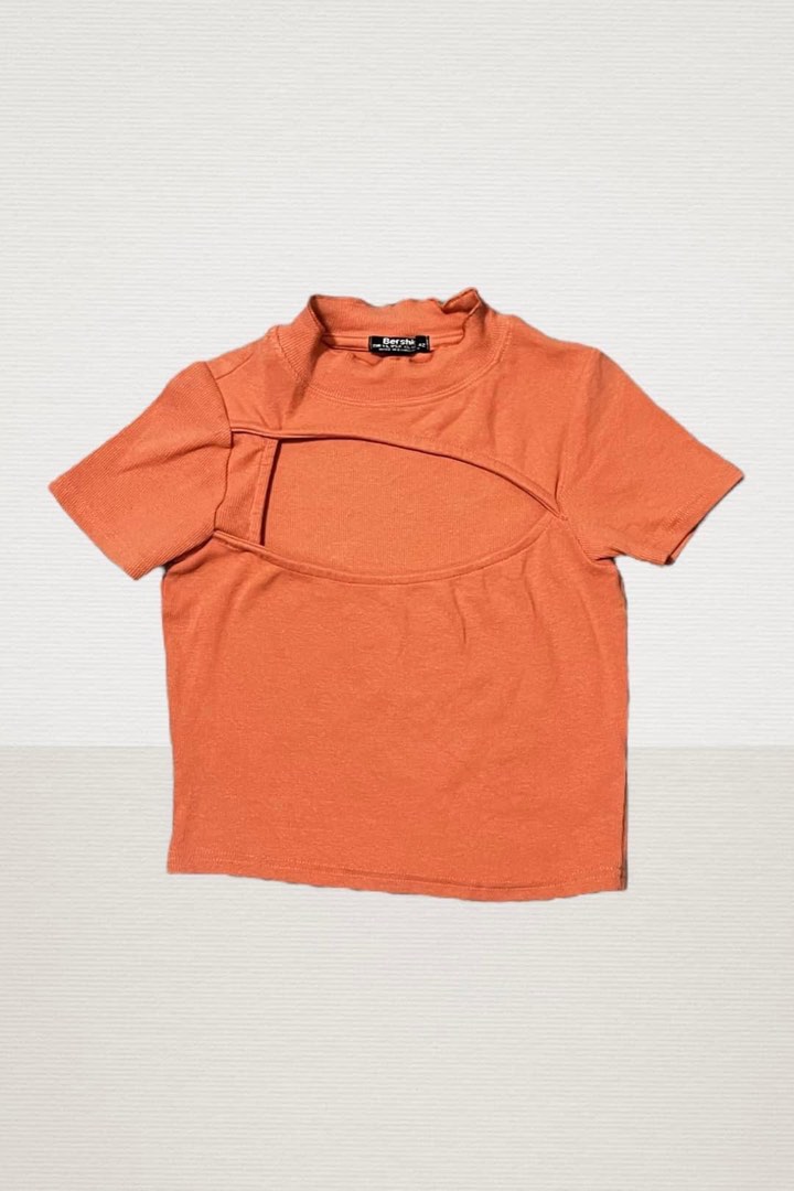 Sexy Crop Top Womens Fashion Tops Blouses On Carousell 3796