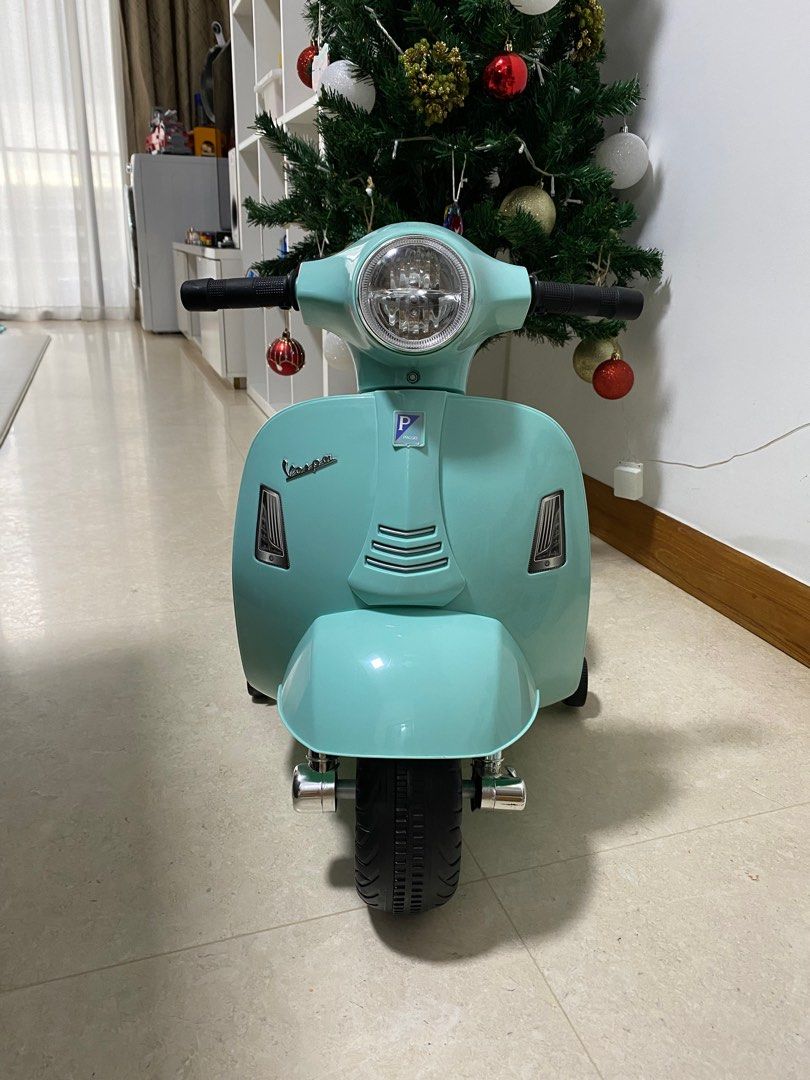 Vespa baby scooter, Babies & Kids, Going Out, Other Babies Going Out ...