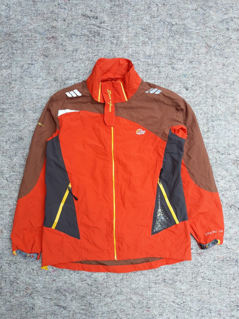 Vintage thrift outdoor jacket lowe alpine second, Fesyen Pria, Pakaian ...