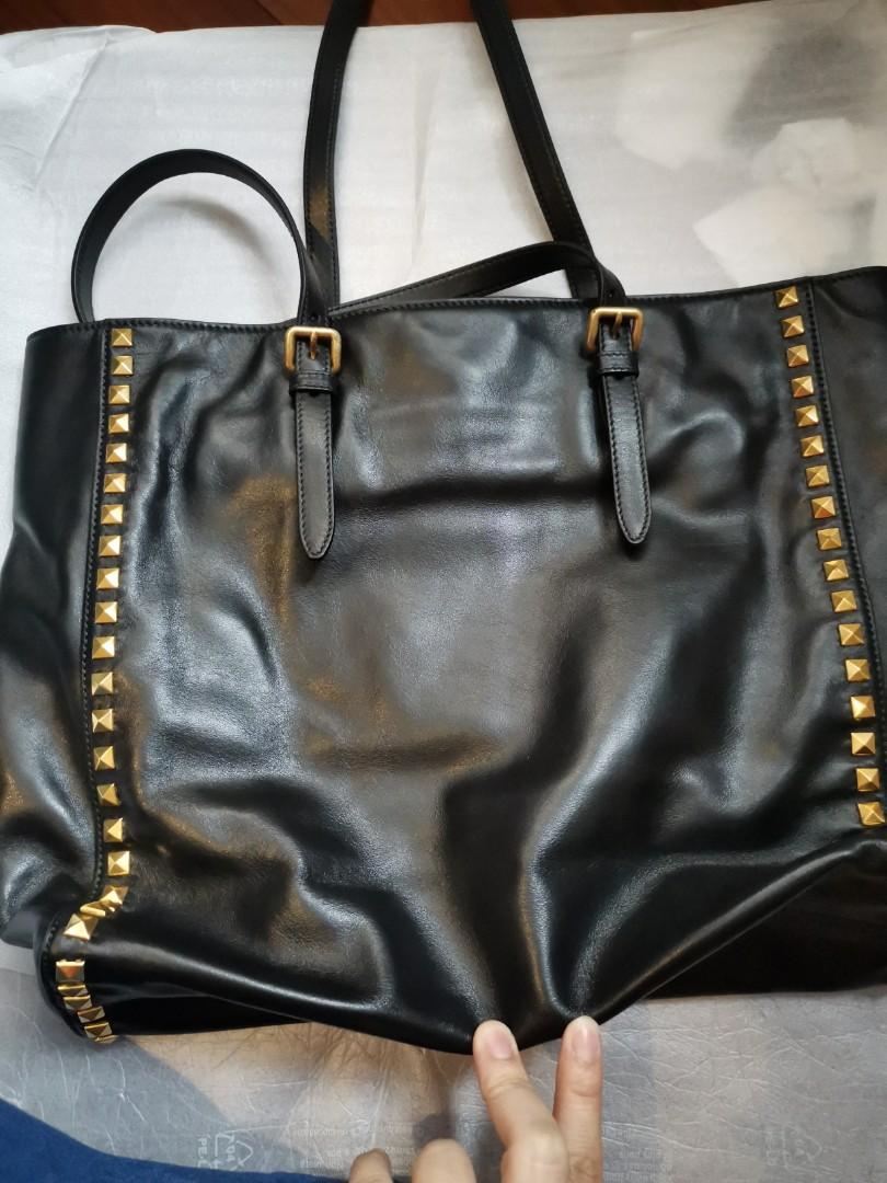 有單 全新miu miu鍋釘袋, 名牌, 手袋及銀包 - Carousell