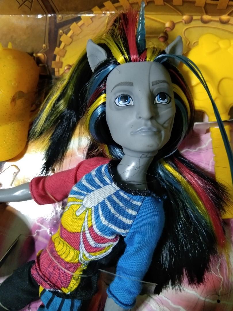Monster High Freaky Fusion Neighthan Rot, Hobbies & Toys, Toys & Games ...