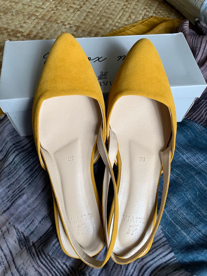 Mustard yellow flats, Women's Fashion, Footwear, Flats & Sandals on ...