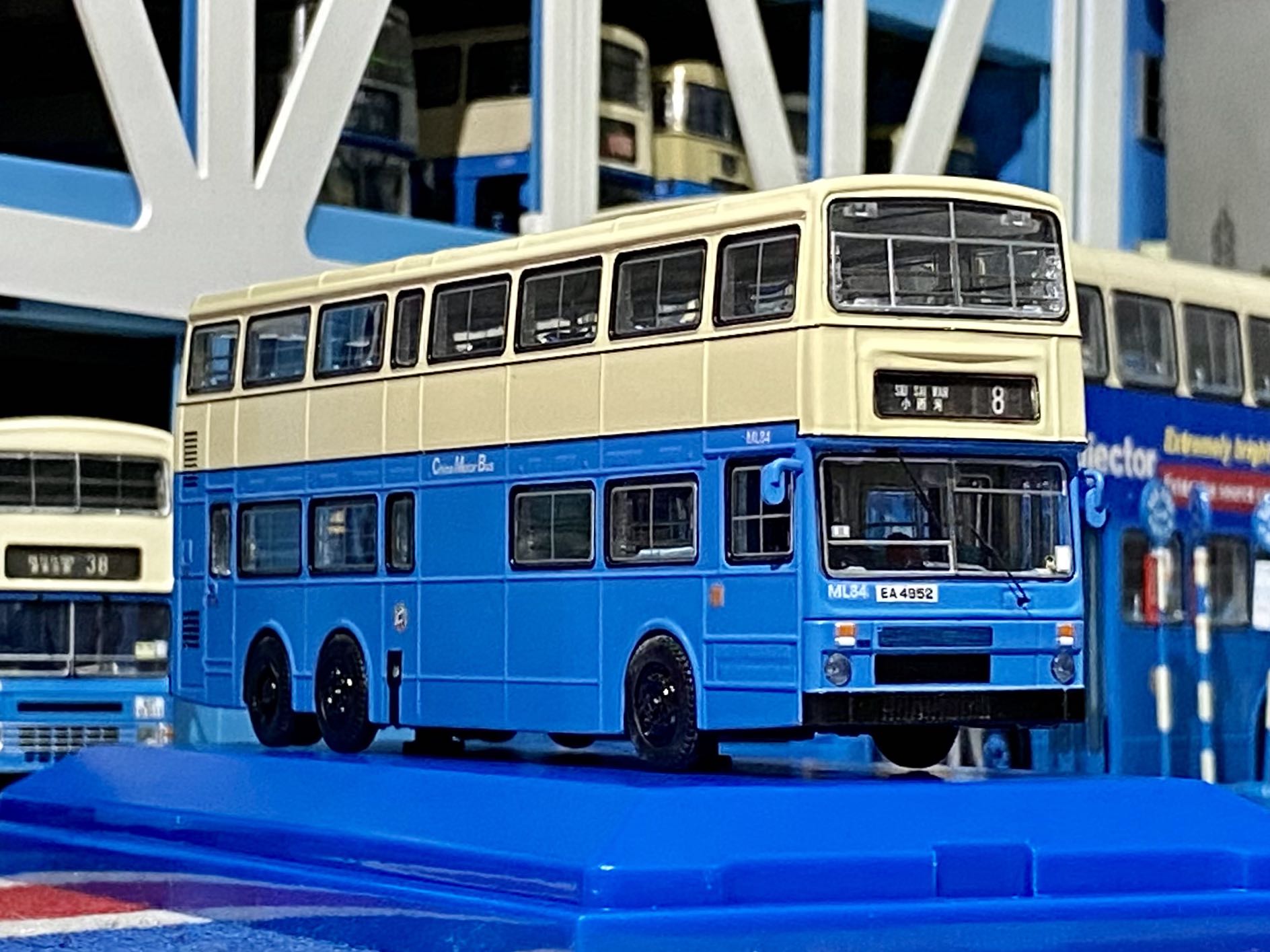 改裝品 中巴 CMB 中華巴士Buses Model 中巴都城嘉慕 風機版 超級都城型 十二米 MCW ML84 路線 8 巴士 模型, 興趣及遊戲, 玩具 & 遊戲類 - Carousell