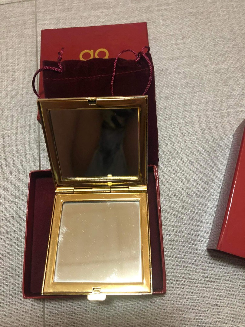 Alfredulla mirror, Women's Fashion, Watches & Accessories, Other ...