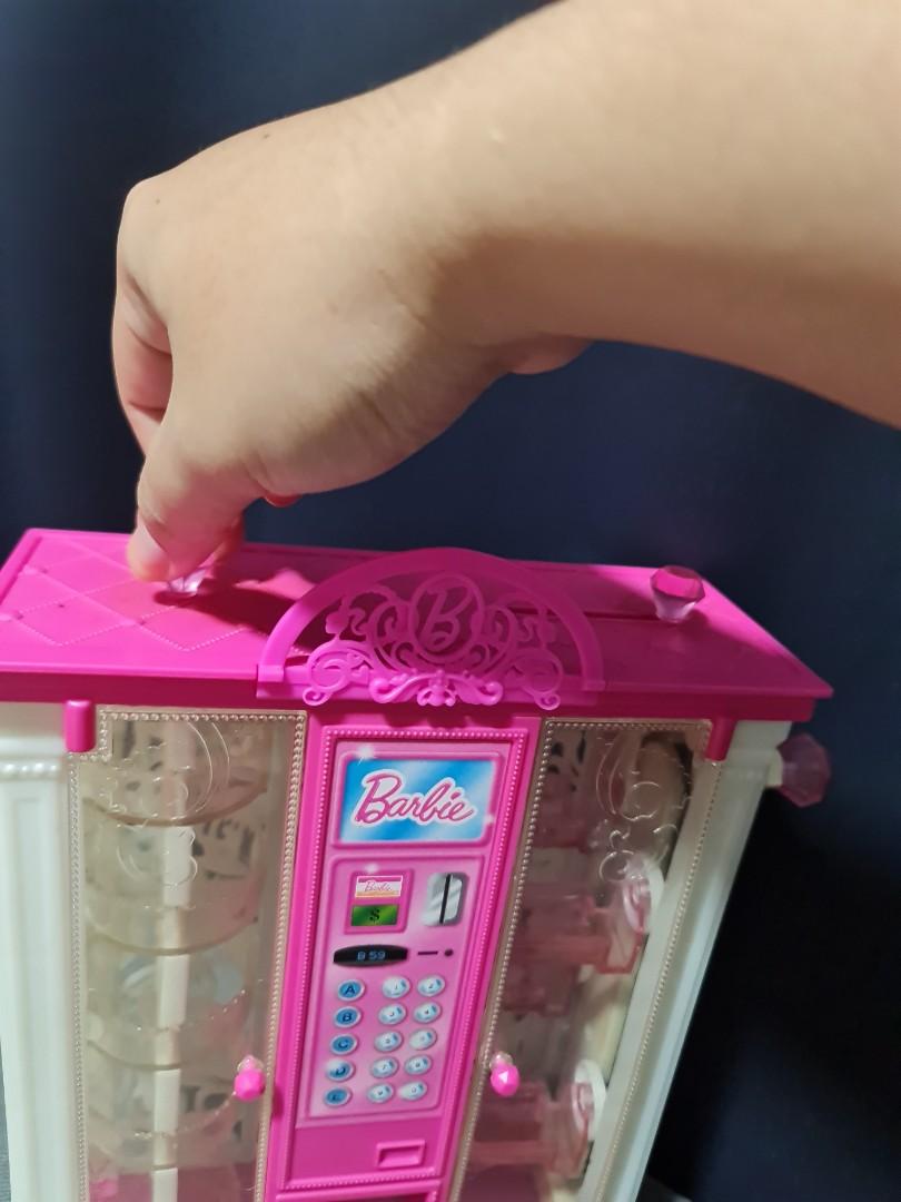 Barbie Life in Dreamhouse Fashion Display and Vending Machine Playset ...