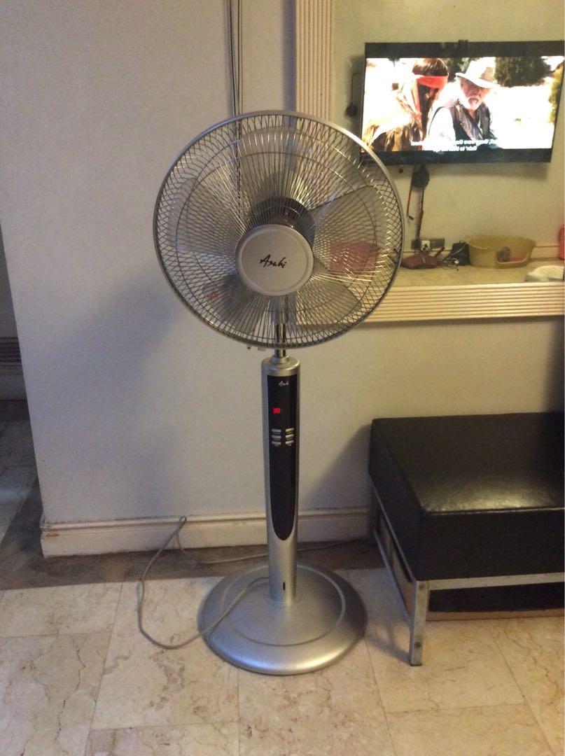 Digital electric fan w/ remote control and multiple functions ...