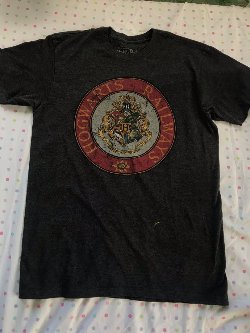 Harry Potter Hogwarts Railway Tee, Men's Fashion, Tops & Sets, Tshirts & Polo Shirts on Carousell