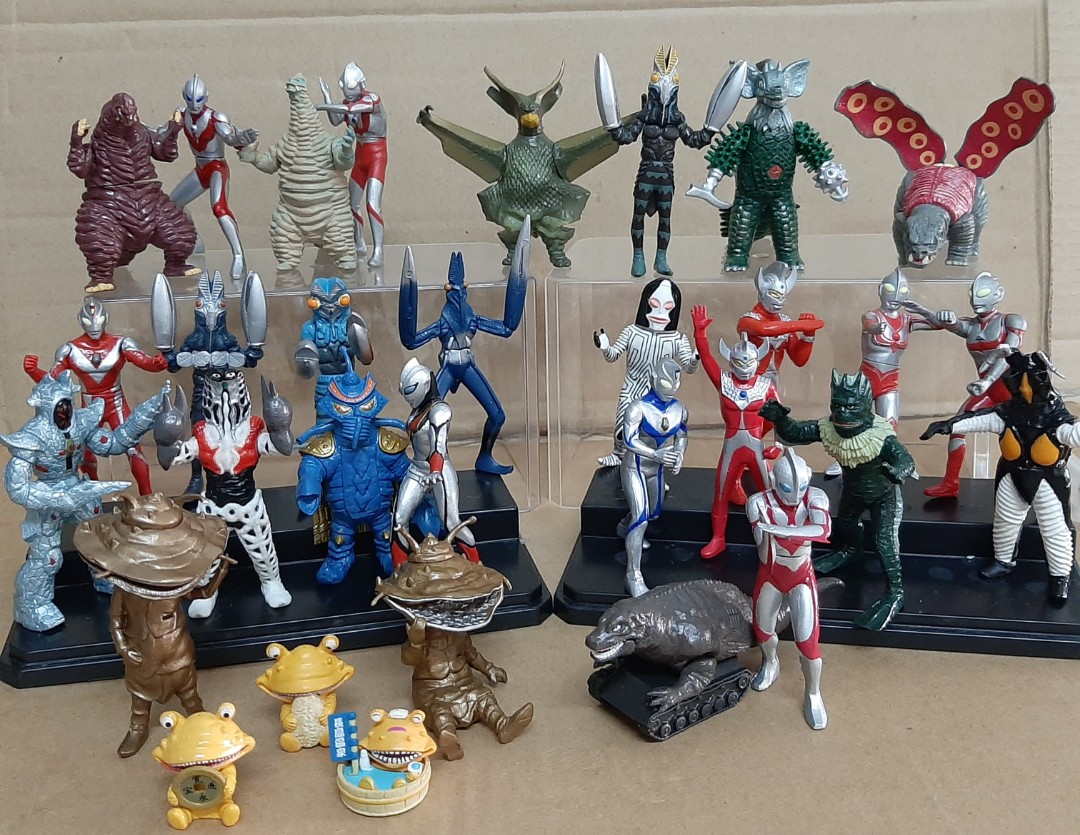 HG Ultraman Great Alien Baltan Kanegon Ragon Red King Powered Dino Tank ...