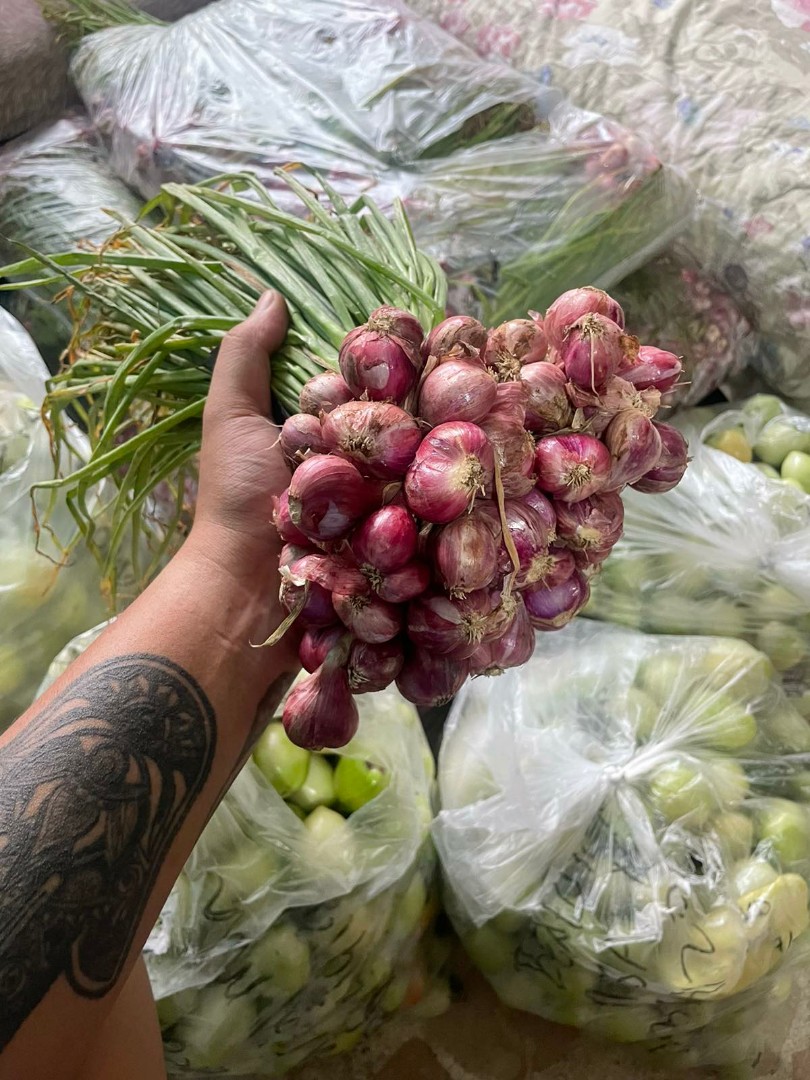 KAMATIS & SIBUYAS LASUNA, Food & Drinks, Fresh Produce on Carousell