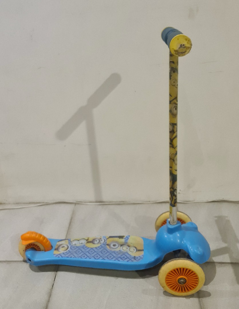 Minions Scooter for Kids Toddlers, Hobbies & Toys, Toys & Games on ...