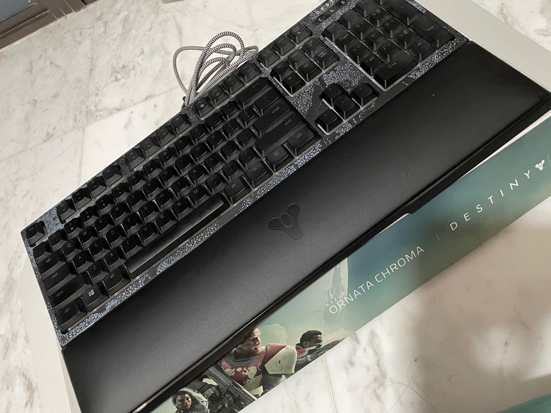 Razer Ornata Chroma- Destiny 2 edition (with unused wrist rest ...