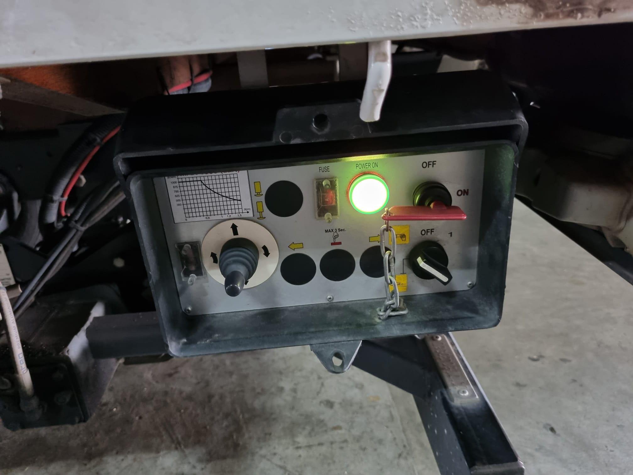 14ft box lorry with tailgate &canopy -Auto, Cars, Commercial Vehicles ...