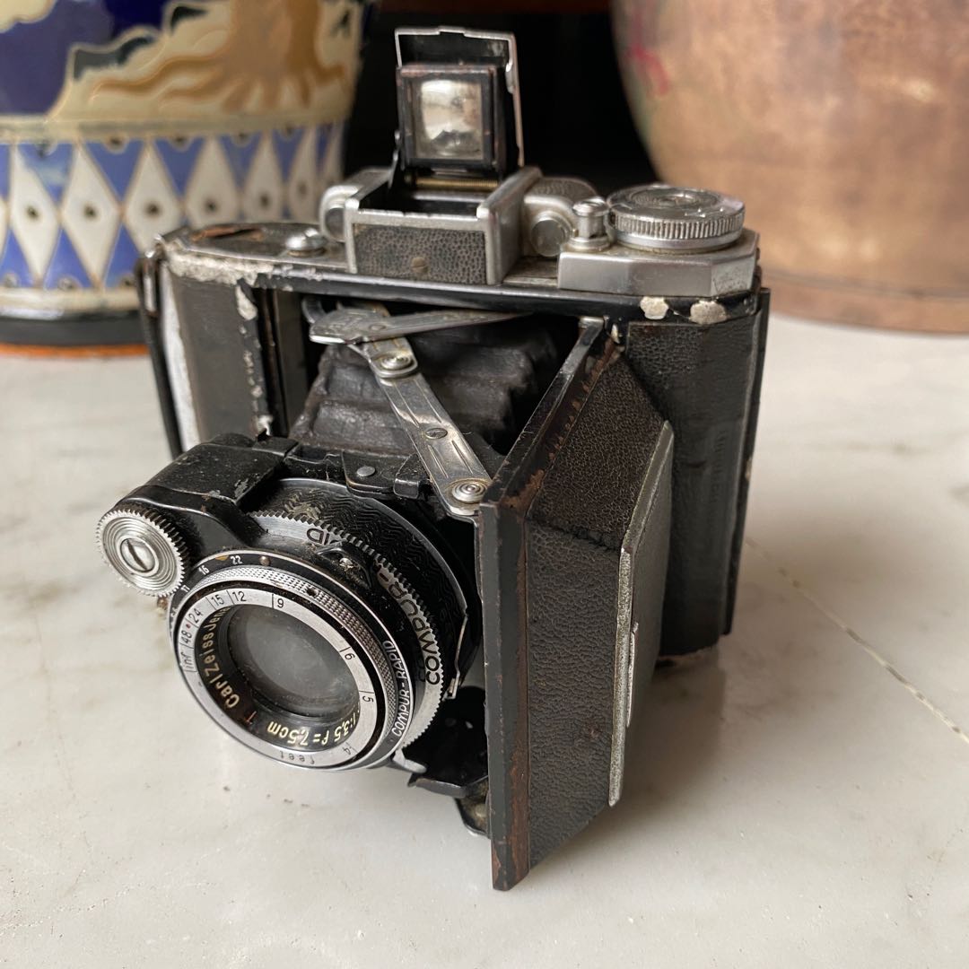 1950s Vintage Zeiss Ikon Ikonta old film camera, Hobbies & Toys ...