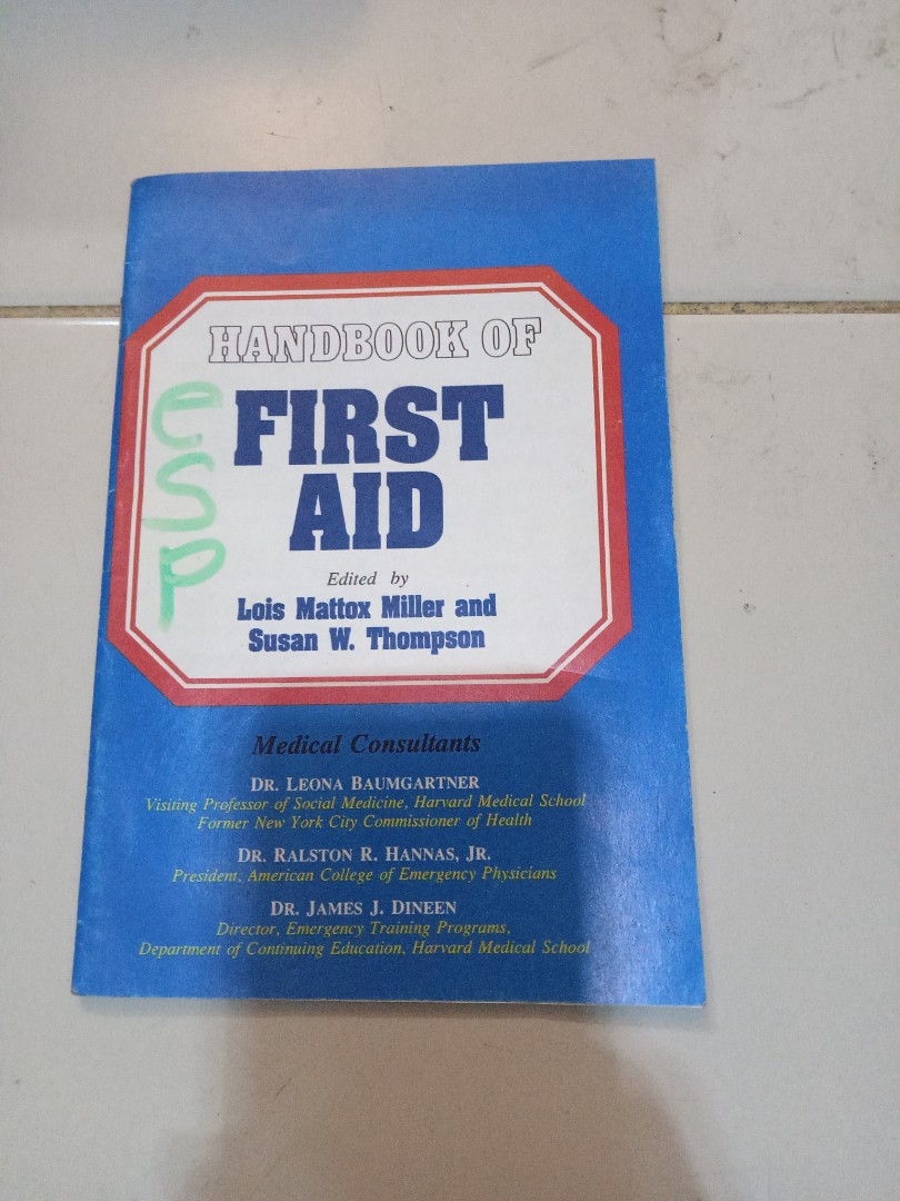 Hand Book Of First Aid *B8, Hobbies & Toys, Memorabilia & Collectibles ...
