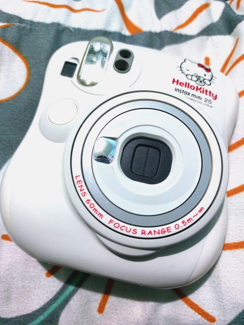 Hello Kitty Instax mini 25, Photography, Cameras on Carousell