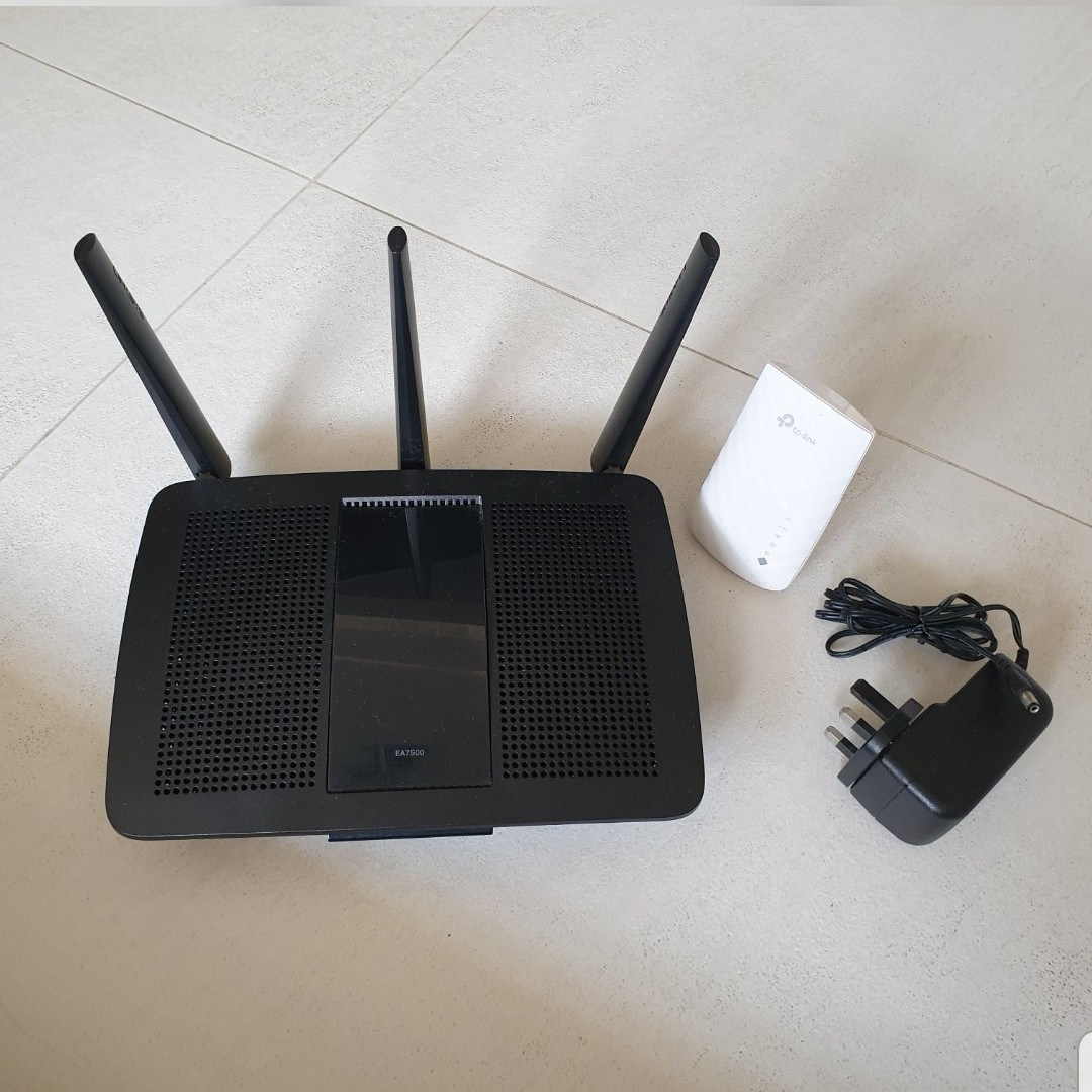 Linksys EA7500 router and Free TP-Link AC 750 Range Extender, Computers ...