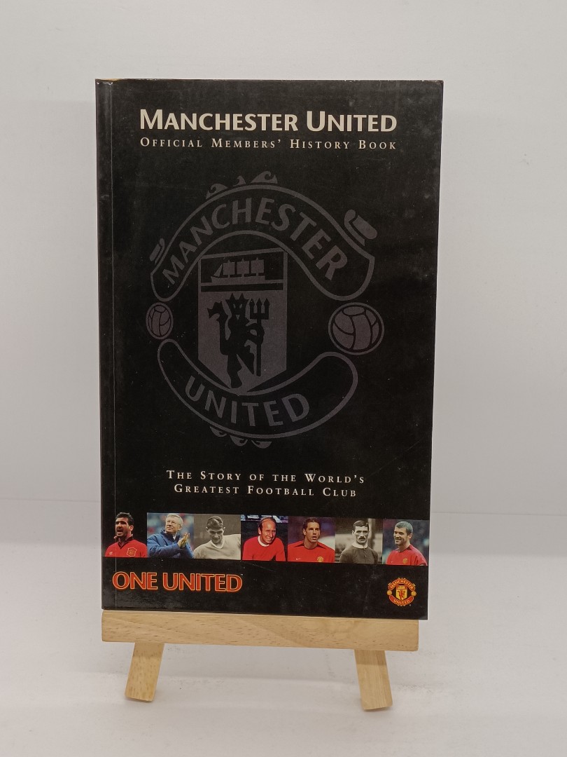 Manchester United Official Members' History Book : The Story of the ...