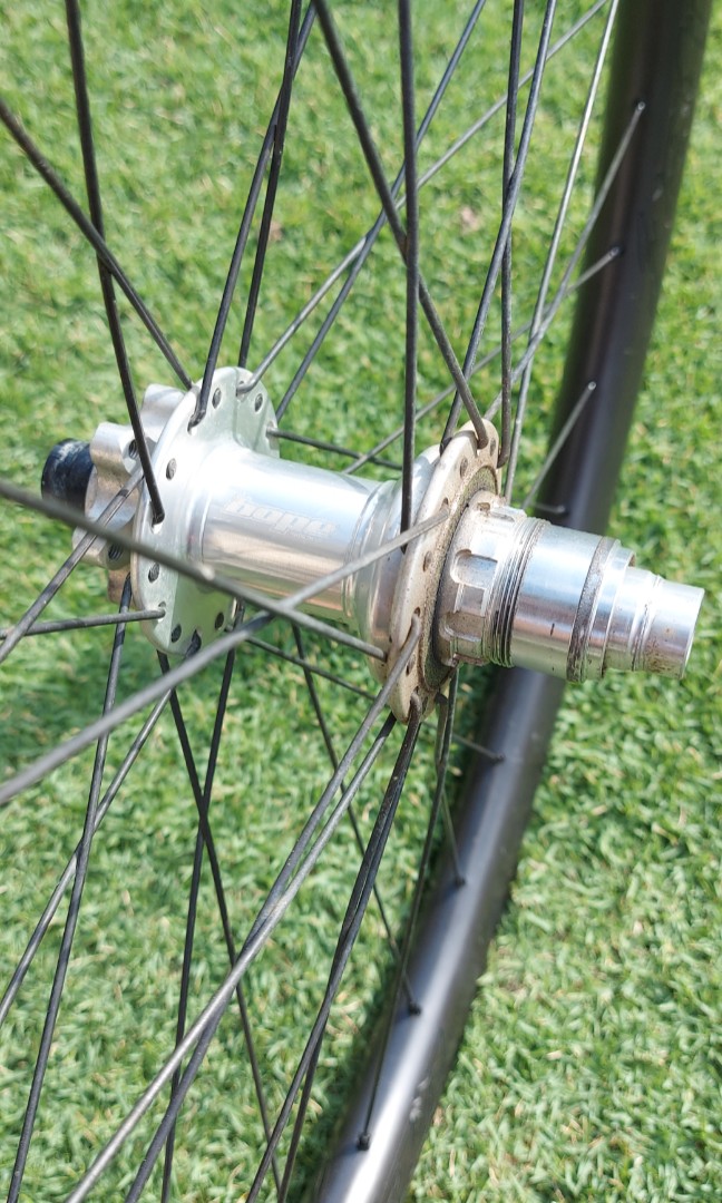 Carbon 29 Atomlab CFR rims and Atomlab 102 / HOPE Pro4 hubs wheelset ...