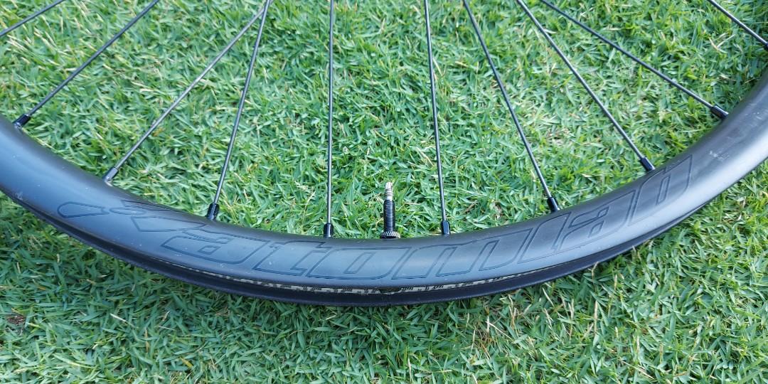 Carbon 29 Atomlab CFR rims and Atomlab 102 / HOPE Pro4 hubs wheelset ...