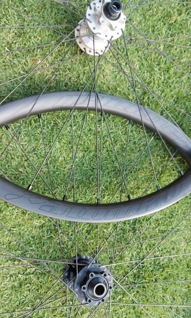 Carbon 29 Atomlab CFR rims and Atomlab 102 / HOPE Pro4 hubs wheelset ...