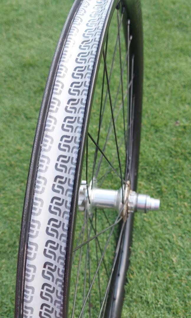 Carbon 29 Atomlab CFR rims and Atomlab 102 / HOPE Pro4 hubs wheelset ...