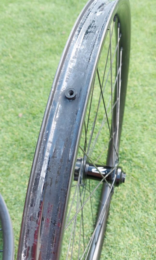 Carbon 29 Atomlab CFR rims and Atomlab 102 / HOPE Pro4 hubs wheelset ...