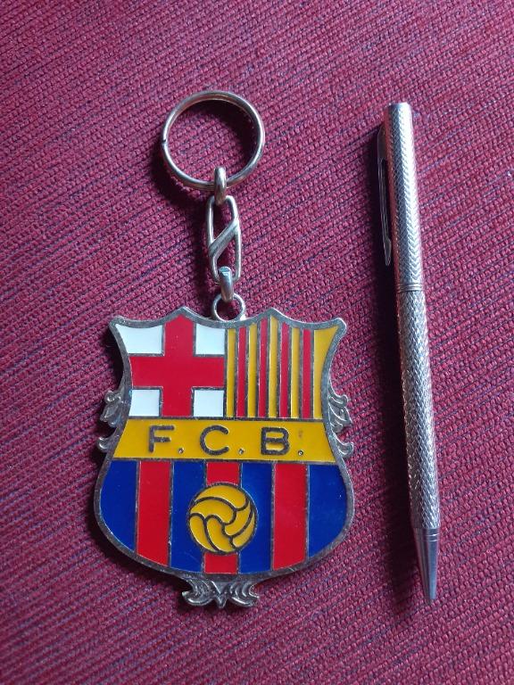 FC Barcelona Keychain (1970s), Hobbies & Toys, Memorabilia ...