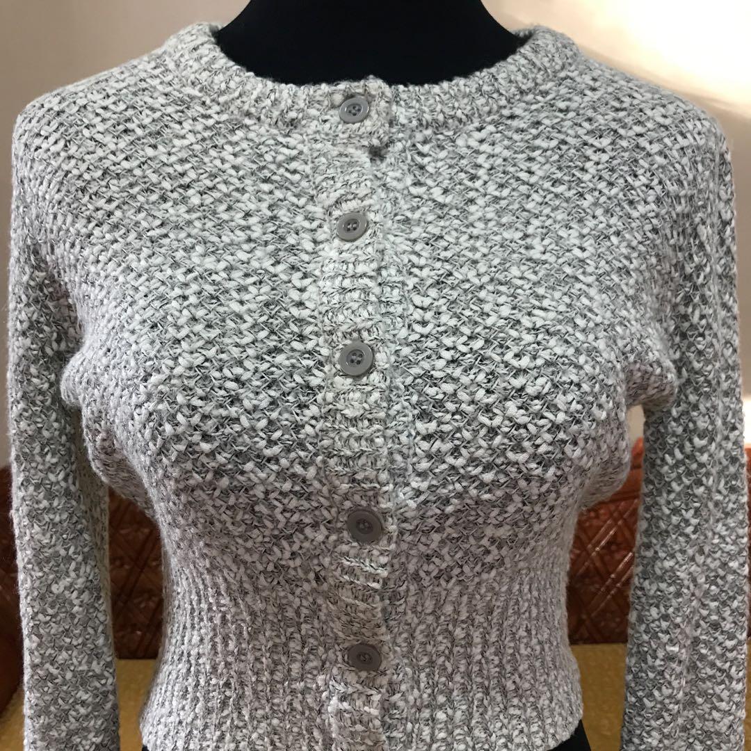 GU Cropped Knit Cardigan, Women's Fashion, Tops, Longsleeves on Carousell