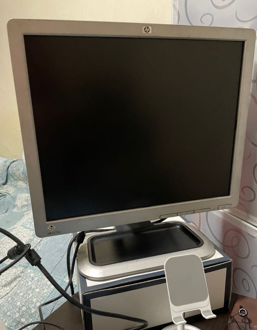 HP L1710 MONITOR, Computers & Tech, Desktops on Carousell