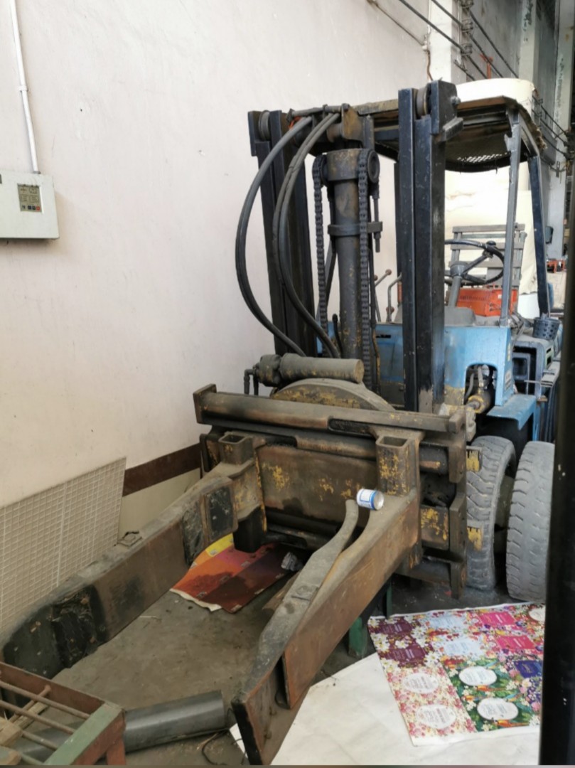 Komatsu forklift clamp type, Special Vehicles, Heavy Vehicles on Carousell