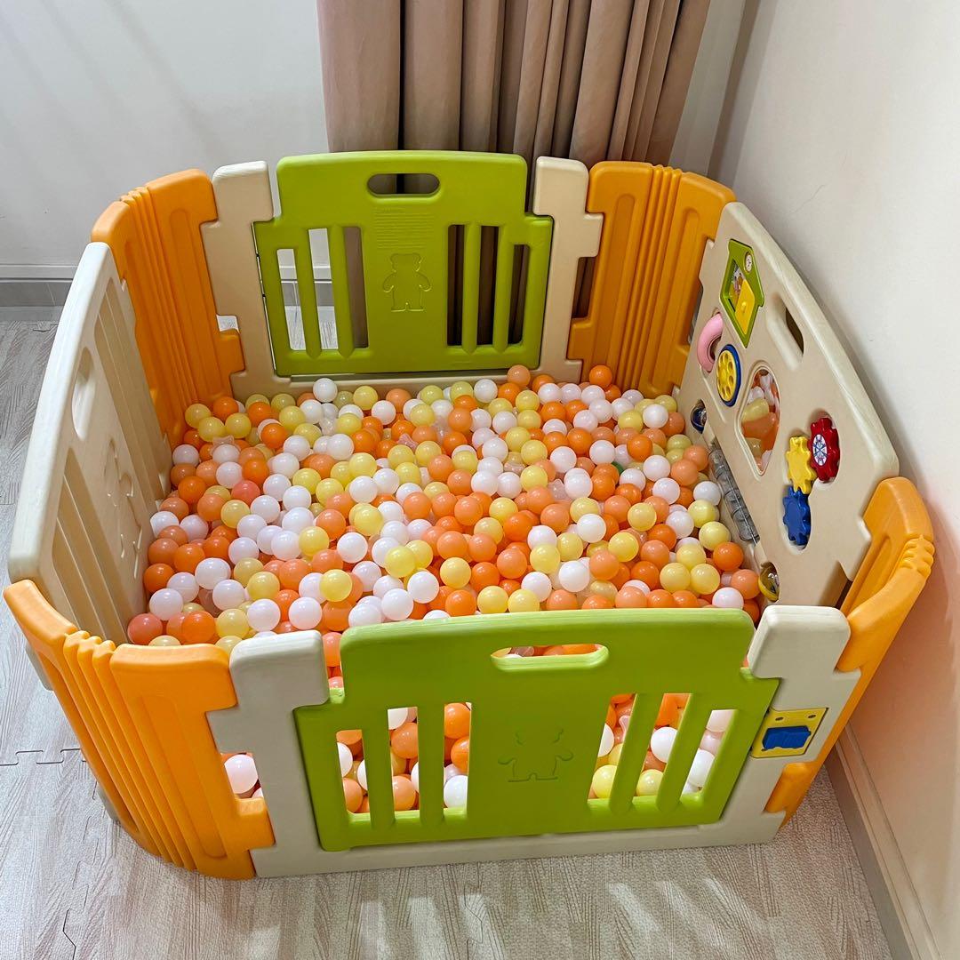 Pastel Coloured Plastic Balls and Transparent Stars for Ball Pit ...