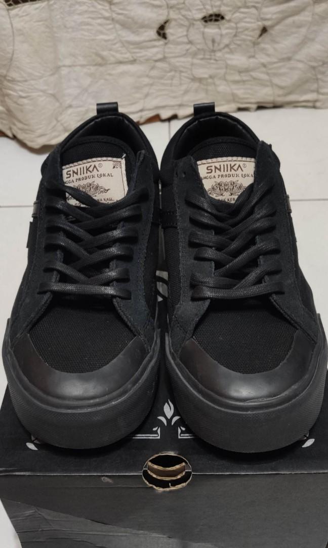 Sniika Blackout Merdeka, Men's Fashion, Footwear, Sneakers on Carousell