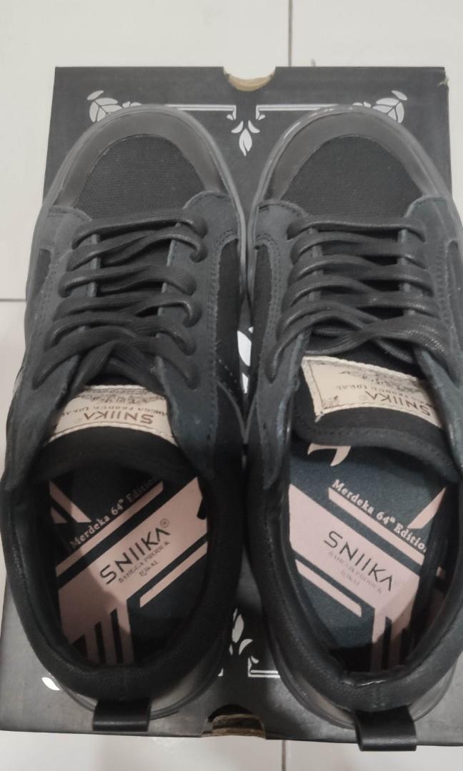 Sniika Blackout Merdeka, Men's Fashion, Footwear, Sneakers on Carousell