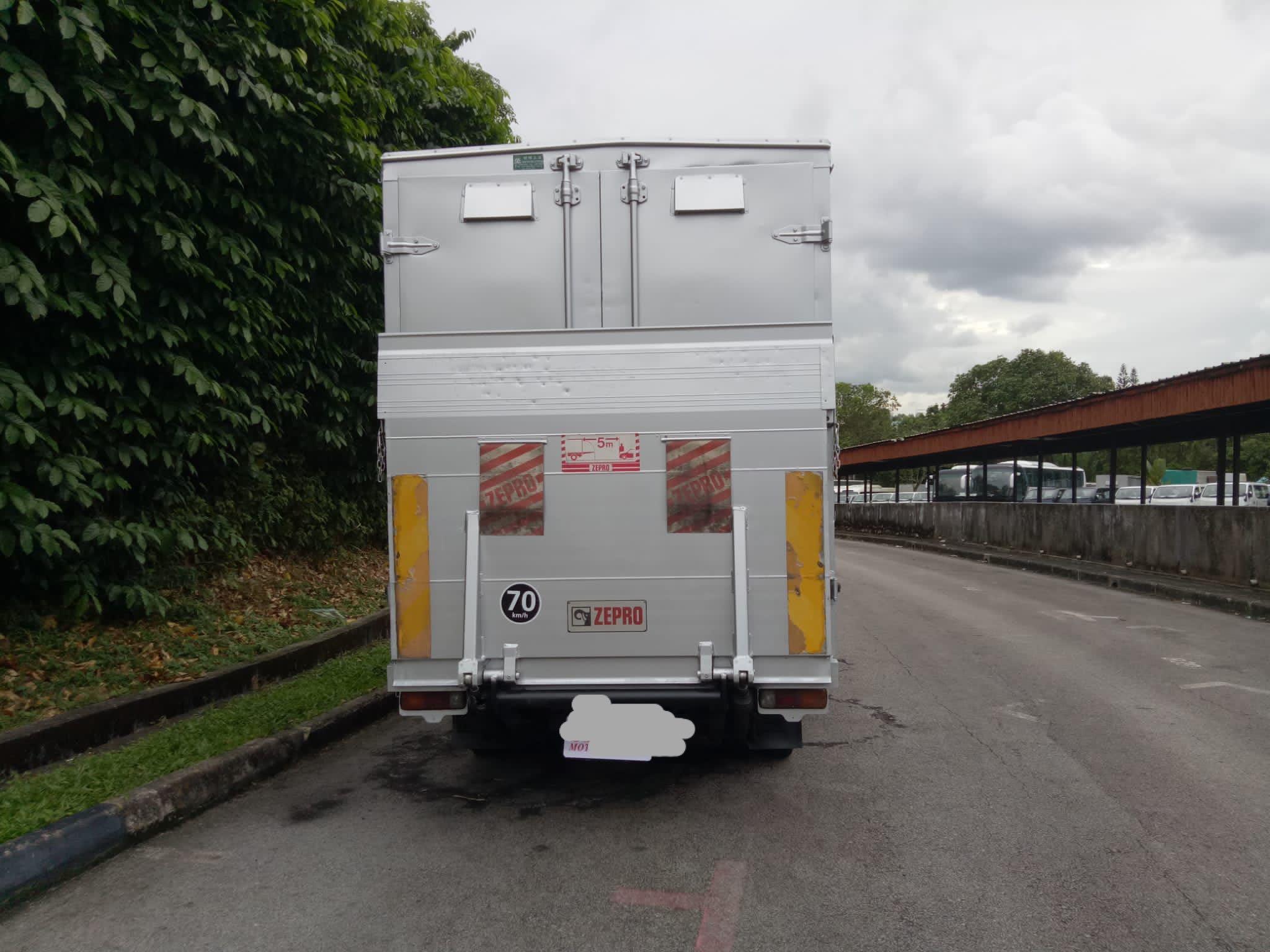 Toyota dyna W tailgate, Cars, Car Rental on Carousell