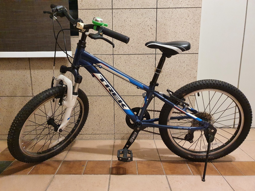 TREK MT 60 Boy's Bicycle, Sports Equipment, Bicycles & Parts, Bicycles ...