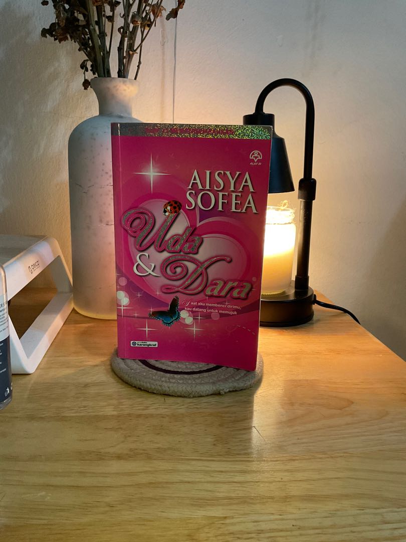 Uda & Dara (novel melayu), Hobbies & Toys, Books & Magazines, Comics ...