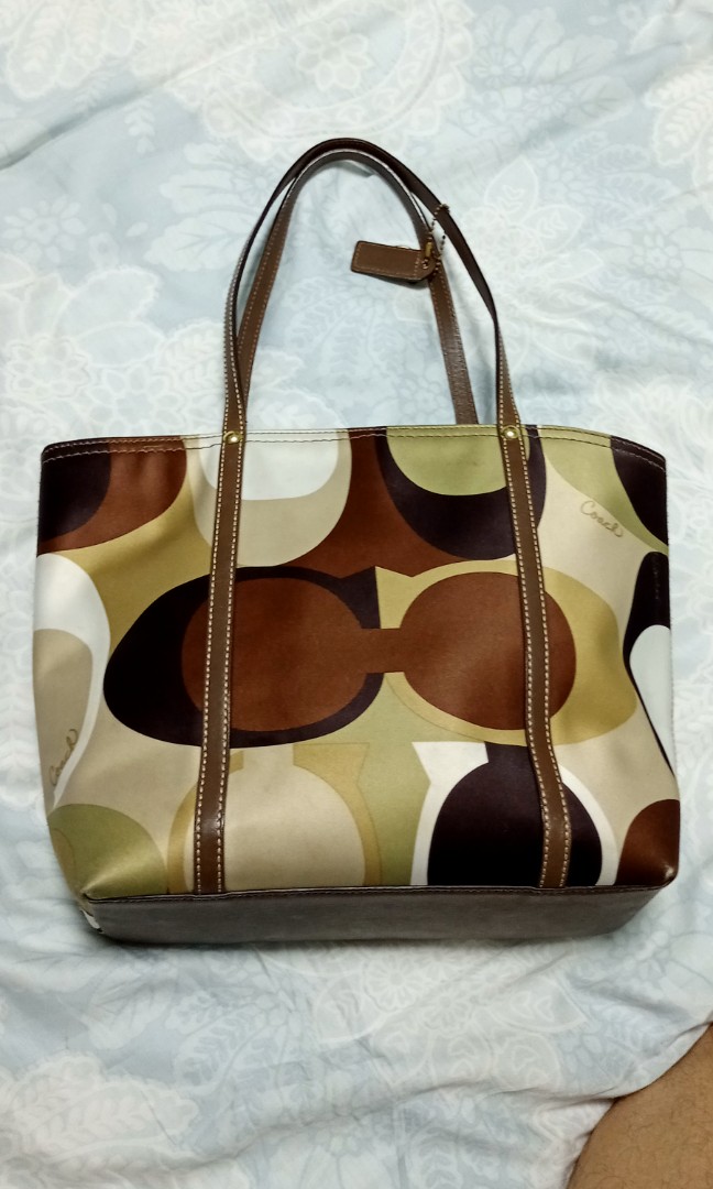 Coach Signature Collection(classic collection), Women's Fashion, Bags ...