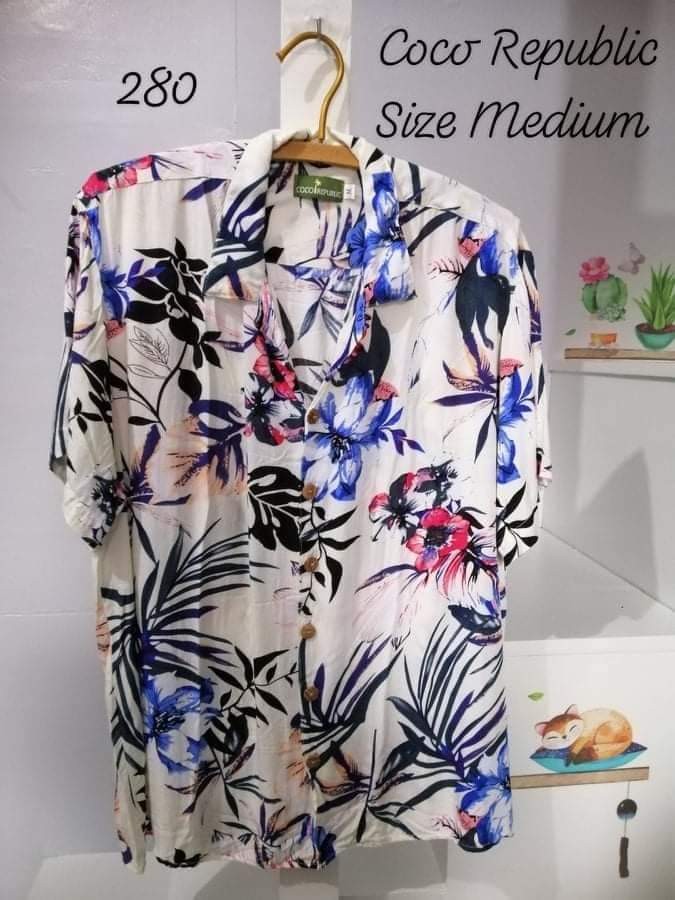 Coco Republic floral polo, Women's Fashion, Tops, Others Tops on Carousell