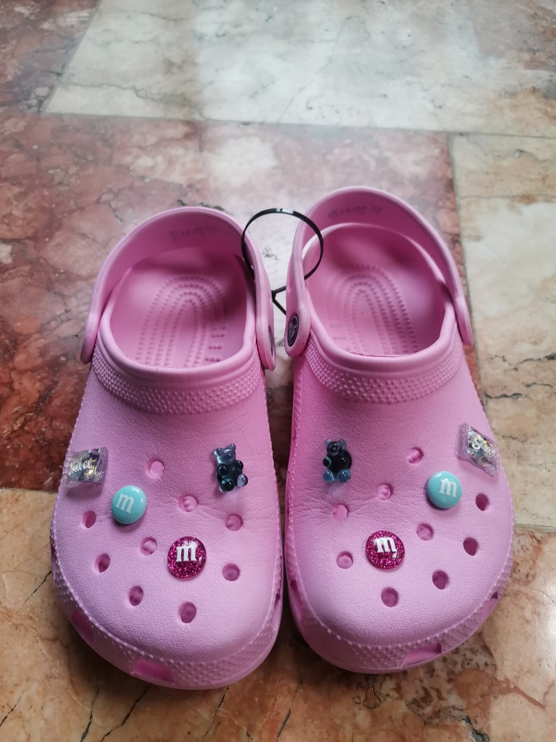 Crocs w4, Babies & Kids, Babies & Kids Fashion on Carousell