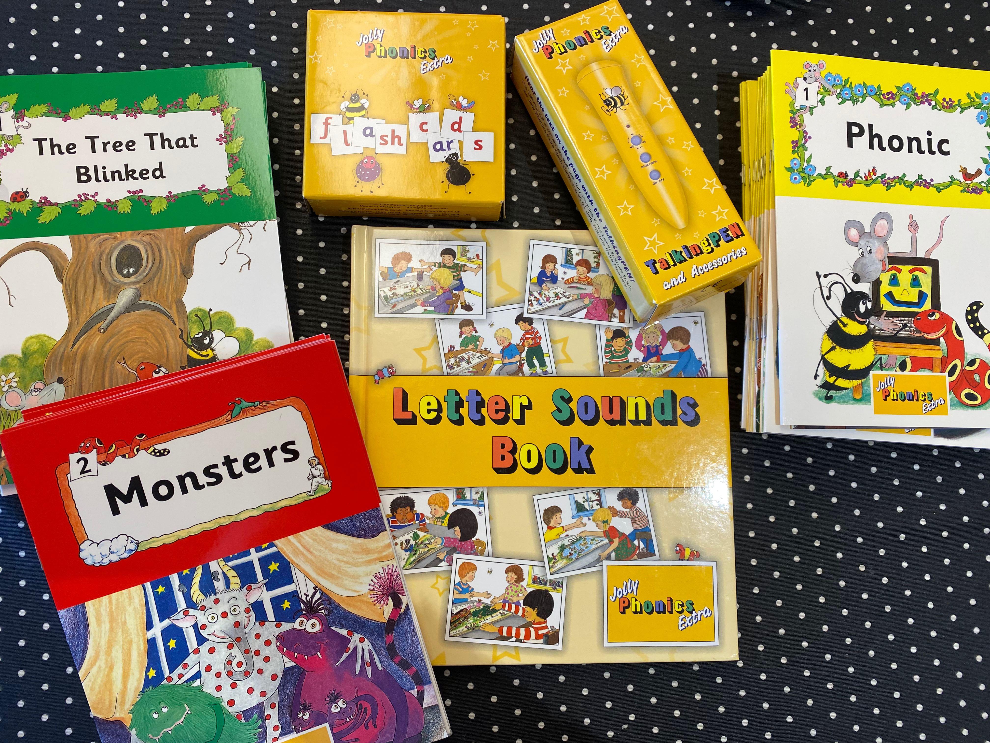 Jolly Phonics Extra Set, 興趣及遊戲, 書本 & 文具, 兒童書籍 - Carousell