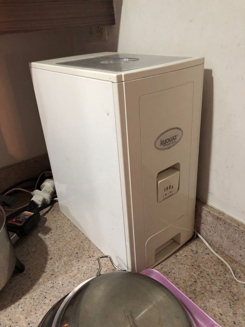 Kyowa 5kg rice dispenser with 150g rice release per press, Furniture ...