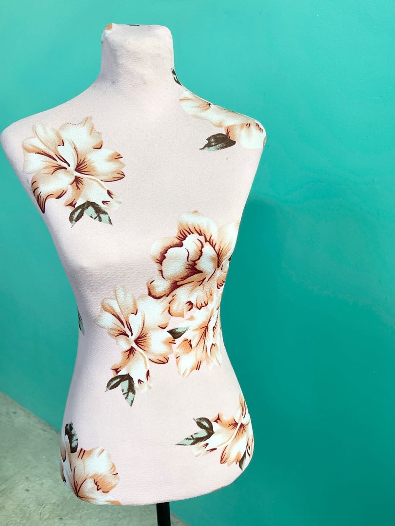 Mannequin Dress Form Adjustable and Collapsible Metal, Hobbies & Toys ...