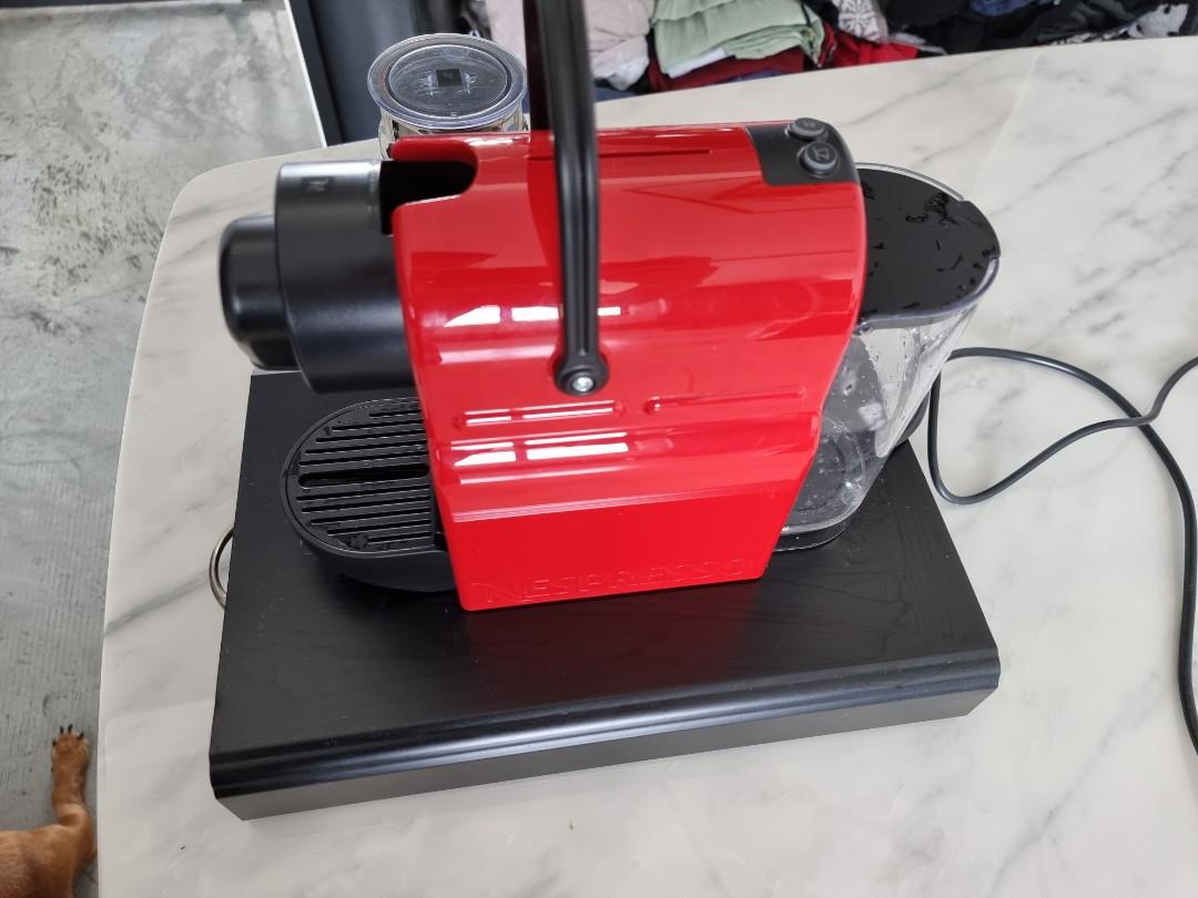 nespresso Inissia Ruby Red & Aeroccino Bundle, TV & Home Appliances ...