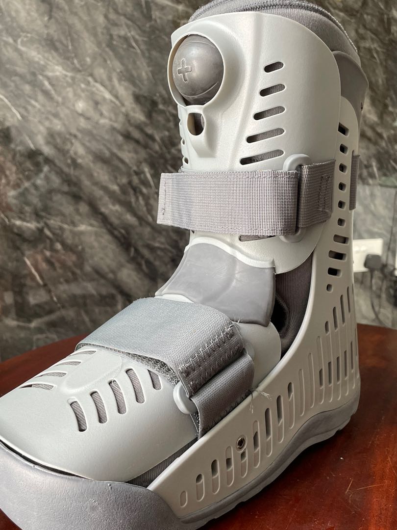 Ossur Rebound Air Walker Boot, Health & Nutrition, Assistive ...