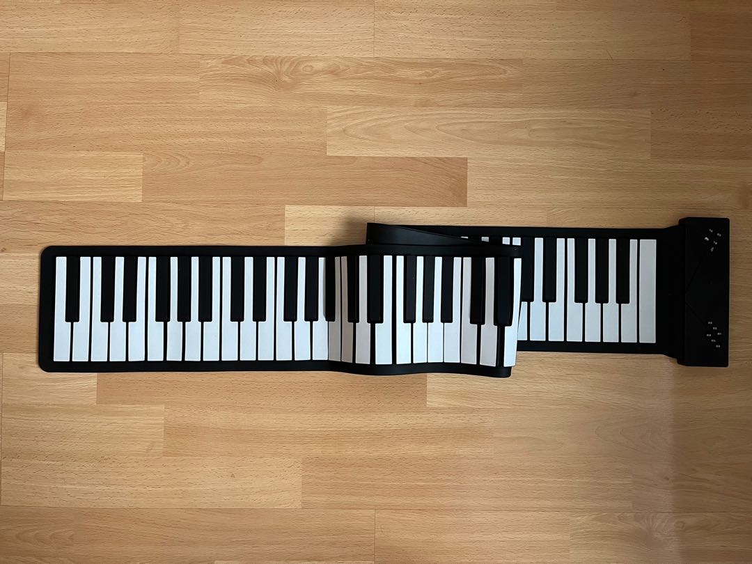 Rollable 88-key piano keyboard, Hobbies & Toys, Music & Media, Musical ...