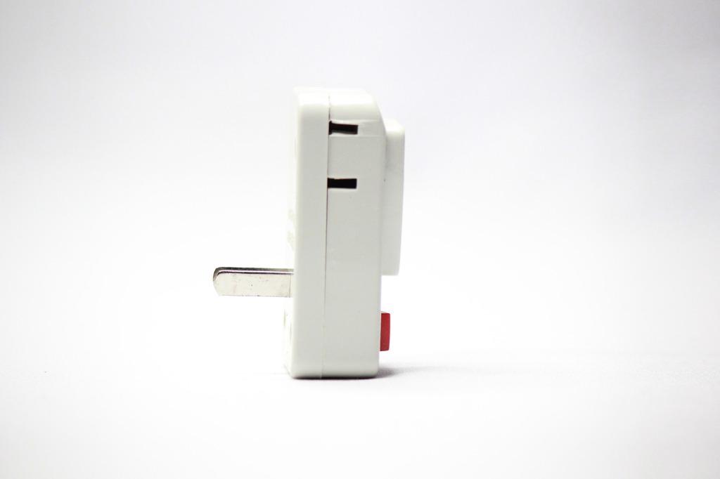 UNIVERSAL AC 3-WAY ADAPTER, 10A 250V MY-01K3 with SWITCH ON/OFF, with 2 ...