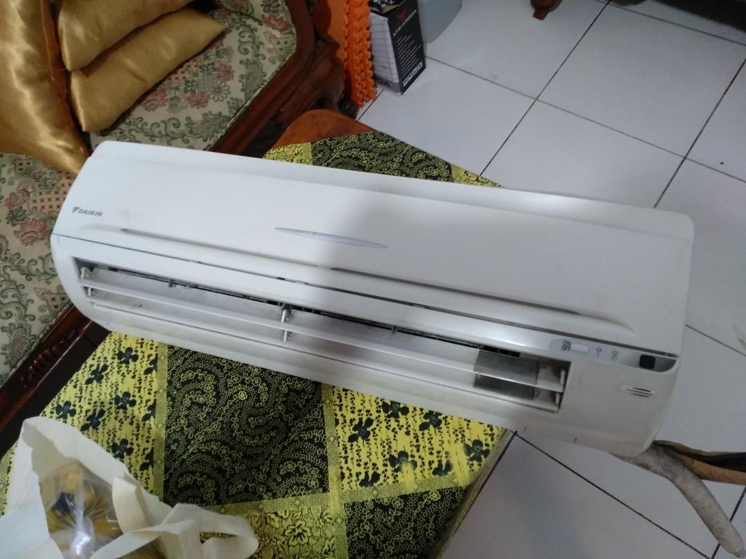 AC DAIKIN 1 PK bekas, Elektronik, Lainnya di Carousell