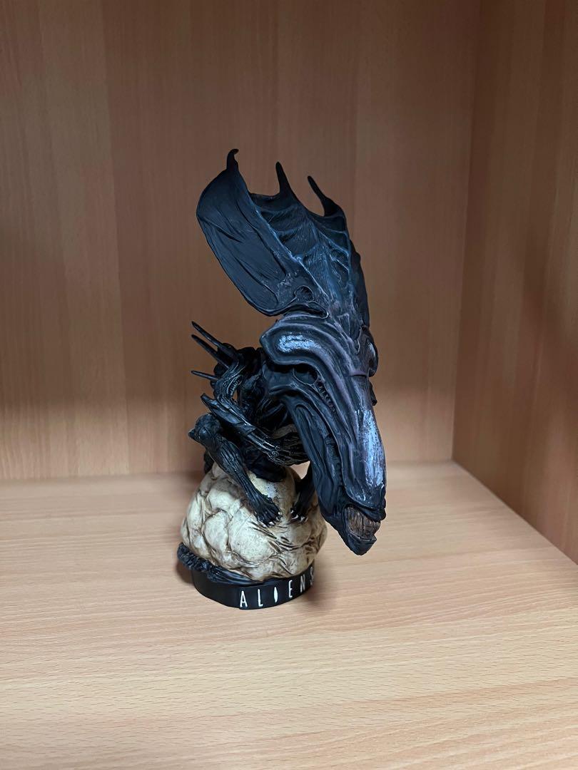 Alien and Predator Head Knocker, Hobbies & Toys, Toys & Games on Carousell
