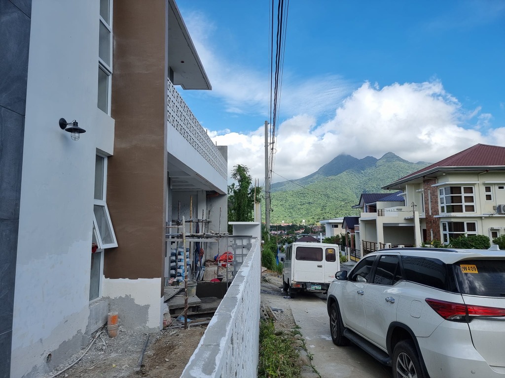 brand new house in SAN RAFAEL ESTATES sto tomas Batangas City with ...