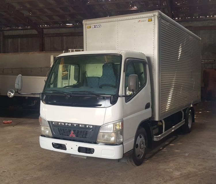 Fuso Canter 14 ft. Aluminum Close Van Japan Surplus, Special Vehicles ...